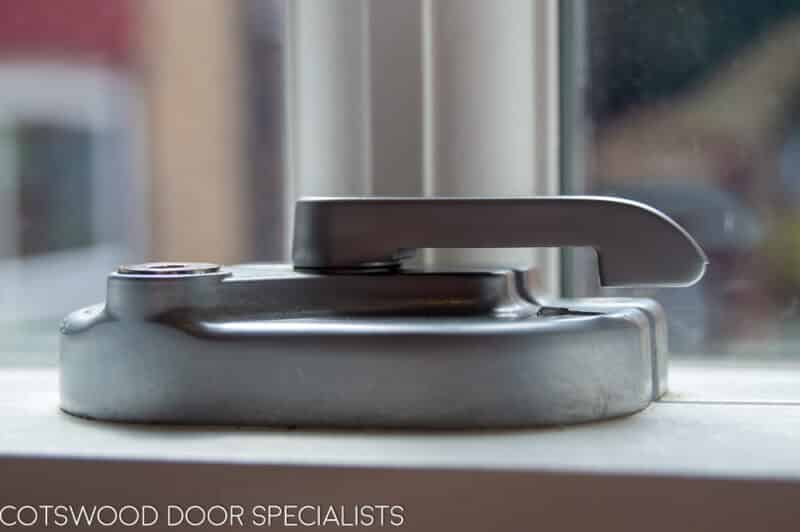 Simple box sash window - Cotswood Doors London